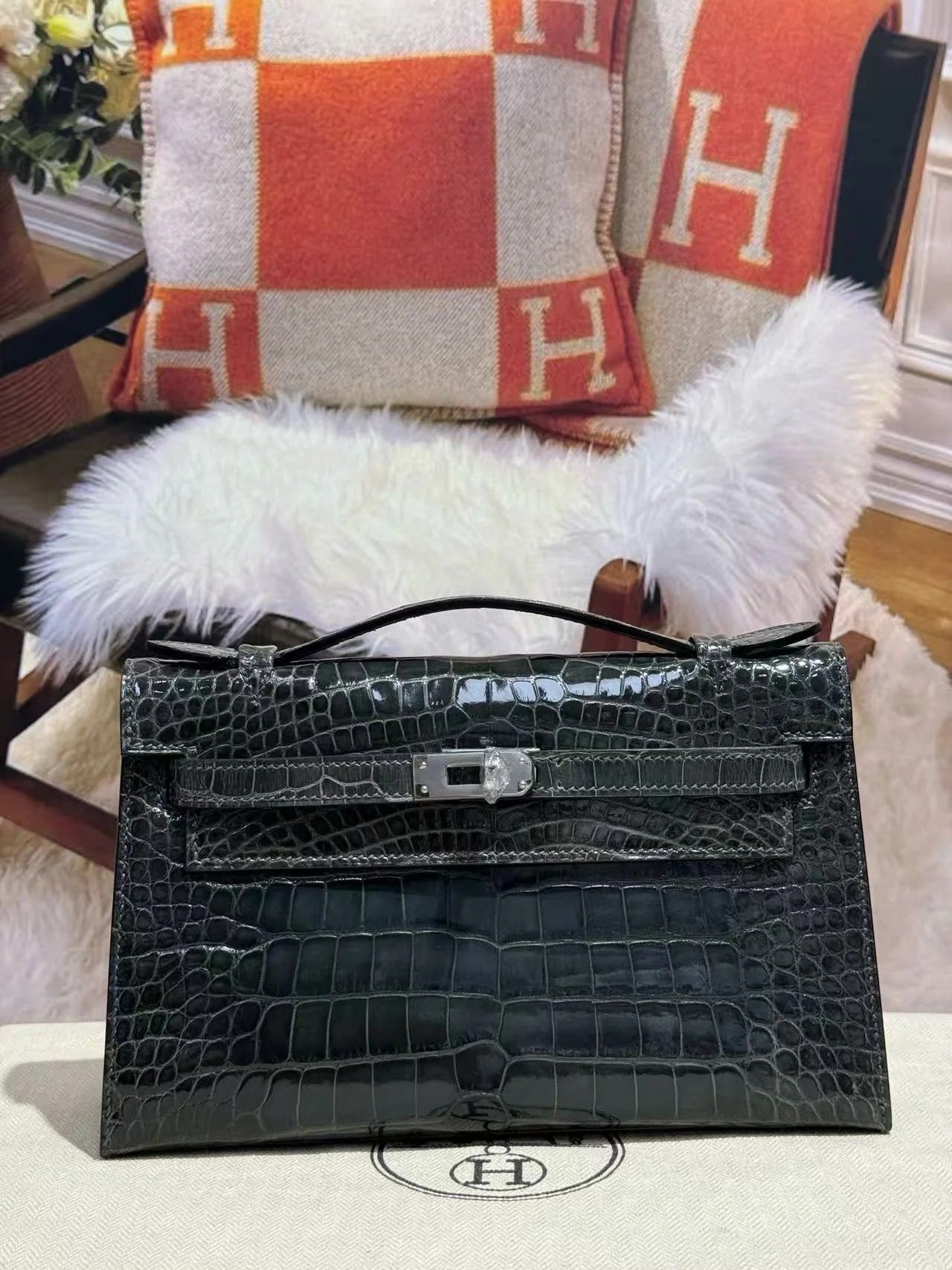 HM KELLY MINI 22 IN BLACK AMERICAN ALLIGATOR SILVER BUCKLE – Atelier Nard